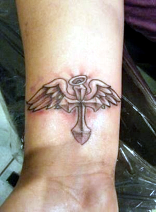 100 Ideas For A Wrist Tattoo Get A Unique Take On The Trend 100 Ideas For A Wrist Tattoo Get A Unique Take On The Trend